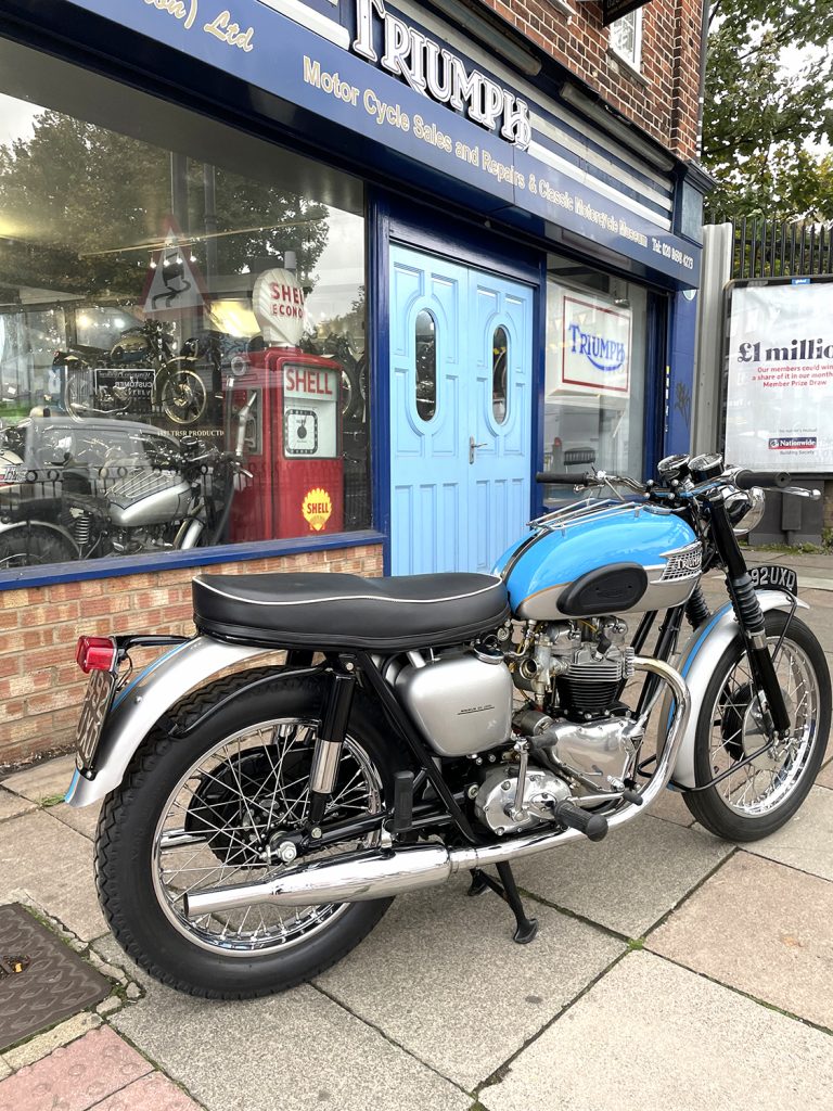 1961 Triumph Pre Unit T120R Bonneville - Ace Classics